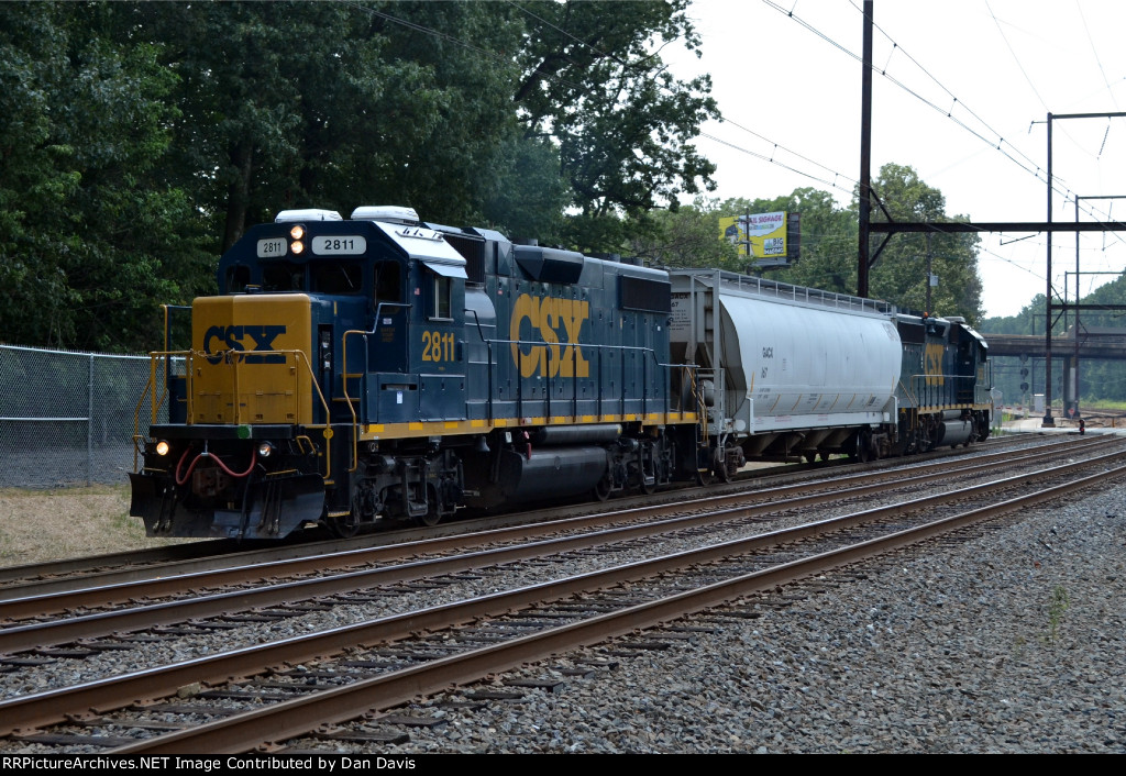 CSX GP38-2 2811 leads C770-19
